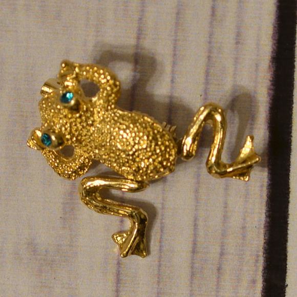 Vintage | Jewelry | Vintage Gold Frog Pin Brooch Rhinestone Legs Move ...